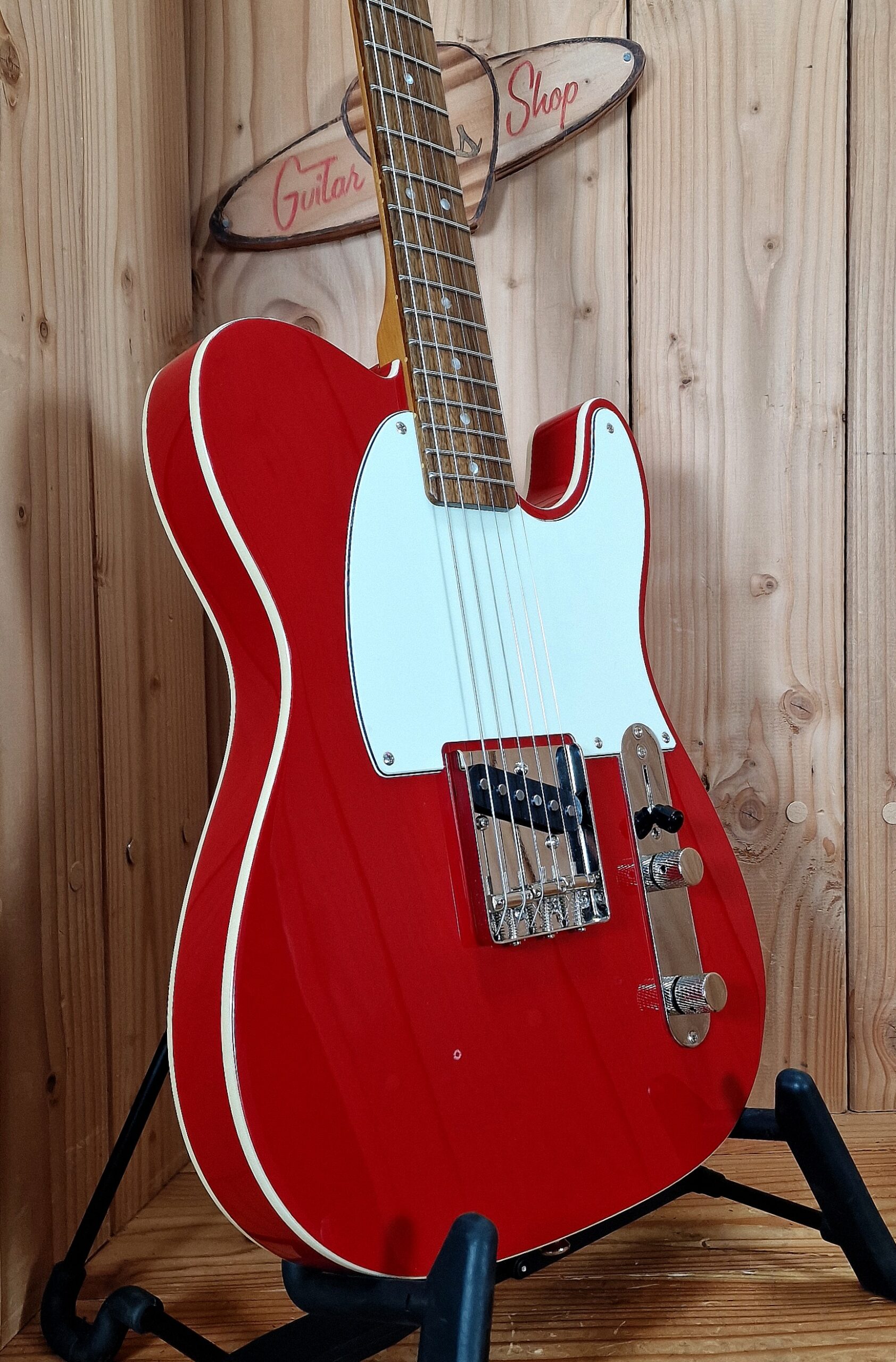 Squier FSR Classic Vibe 60s Custom Esquire Dakota Red - J's Guitarshop